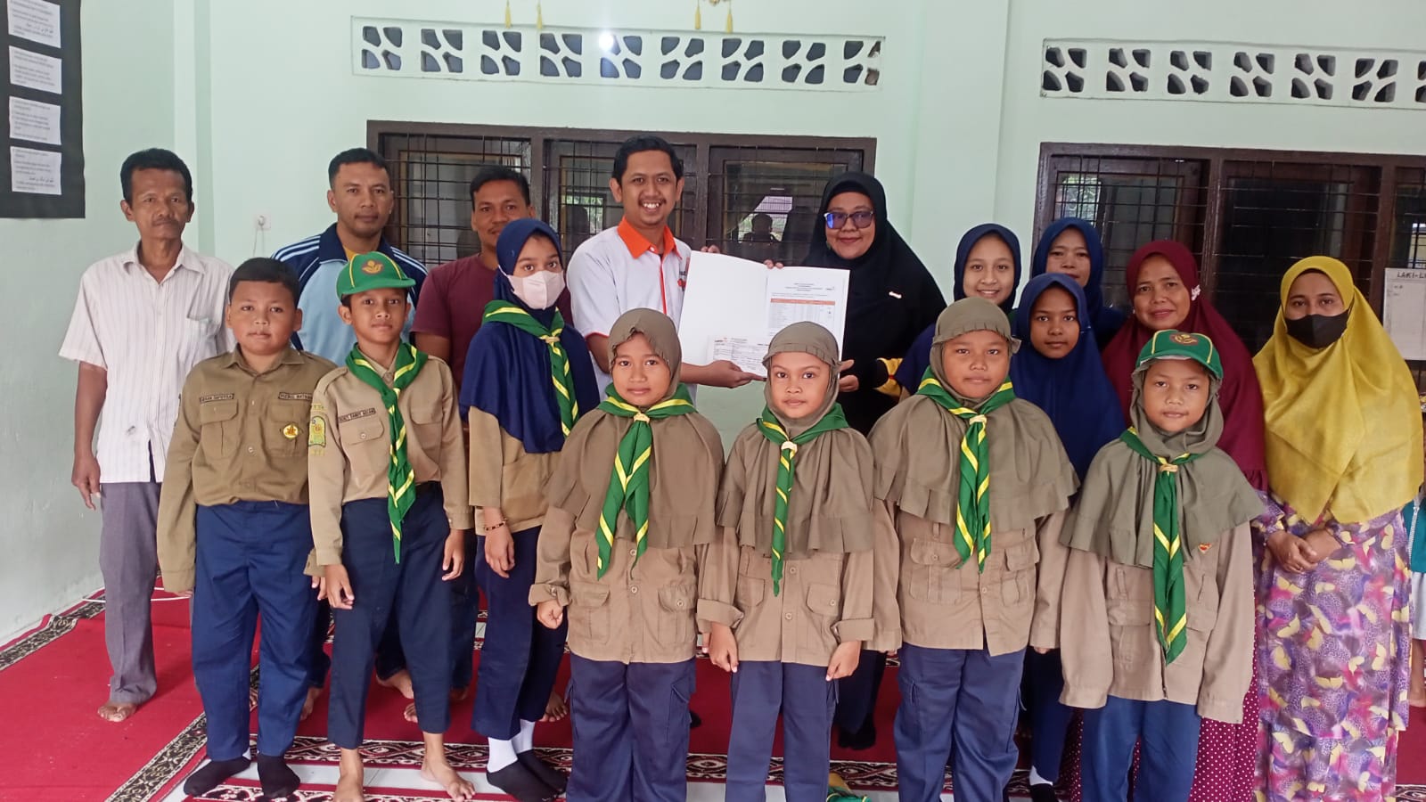 CELENGAN FILANTROPI LAZISMU ATASI MASALAH BIAYA PENDIDIKAN DI KOTA ... CELENGAN FILANTROPI LAZISMU ATASI MASALAH BIAYA PENDIDIKAN DI KOTA ...